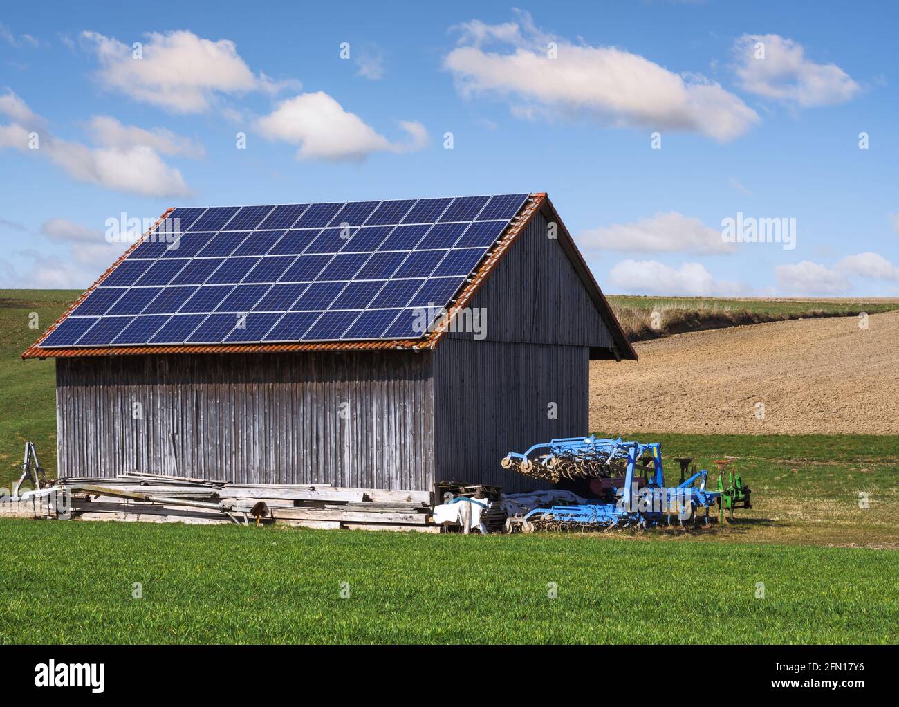 Solar panel barn hi-res stock photography and images - Alamy