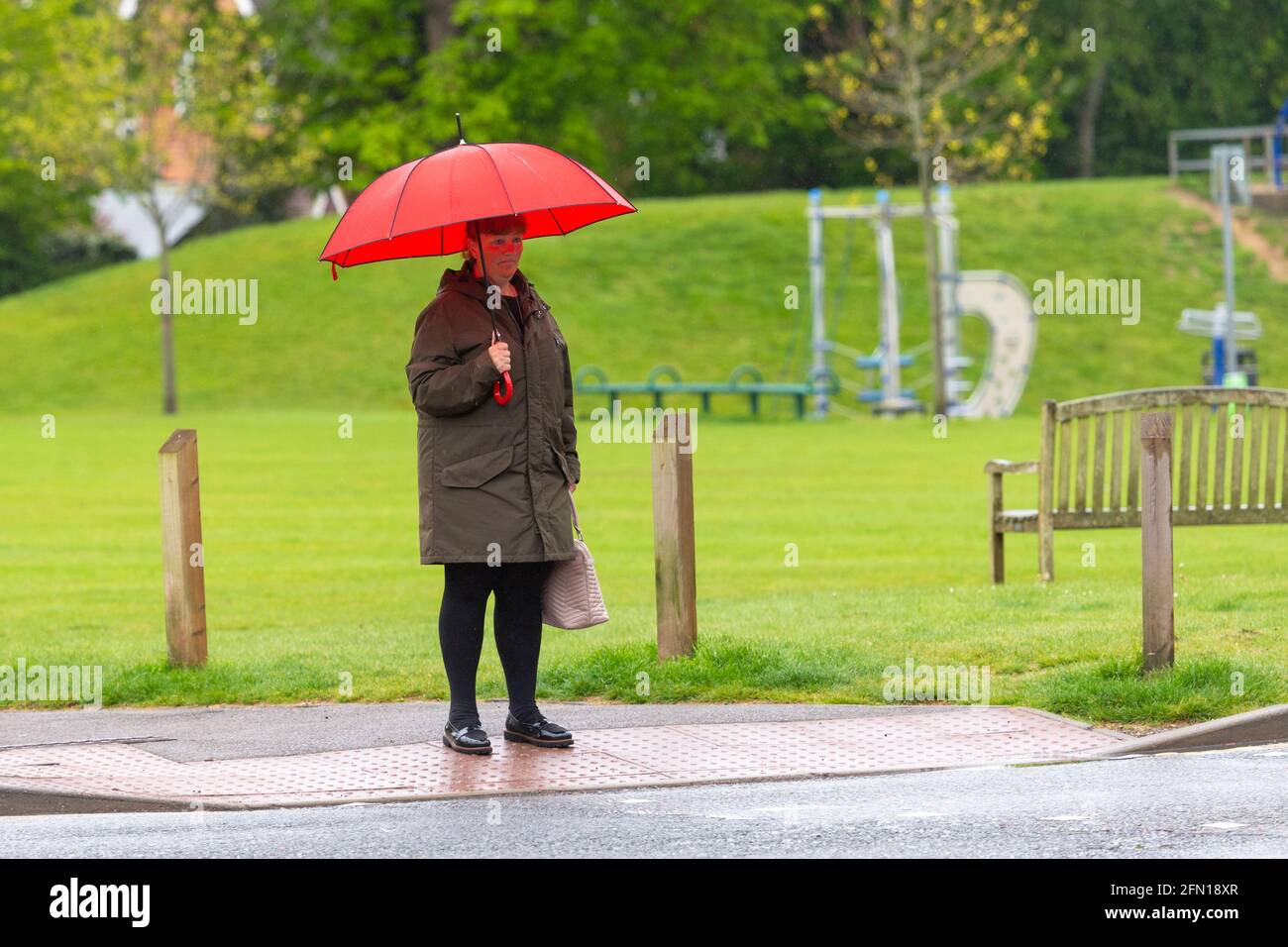 Tenterden, Kent, UK. 13th May, 2021. UK Weather: Rainy start to the day ...