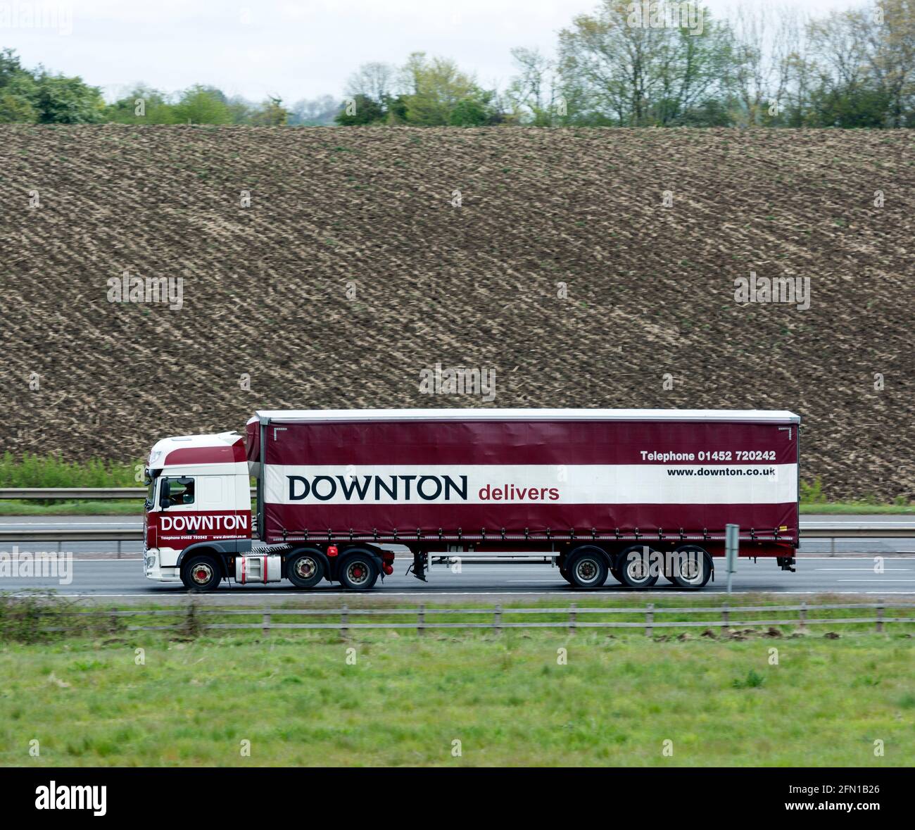 A Downton lorry on the M40 motorway, Warwickshire, UK Stock Photo - Alamy