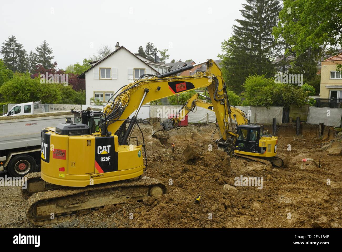 Heavy build hi-res stock photography and images - Alamy