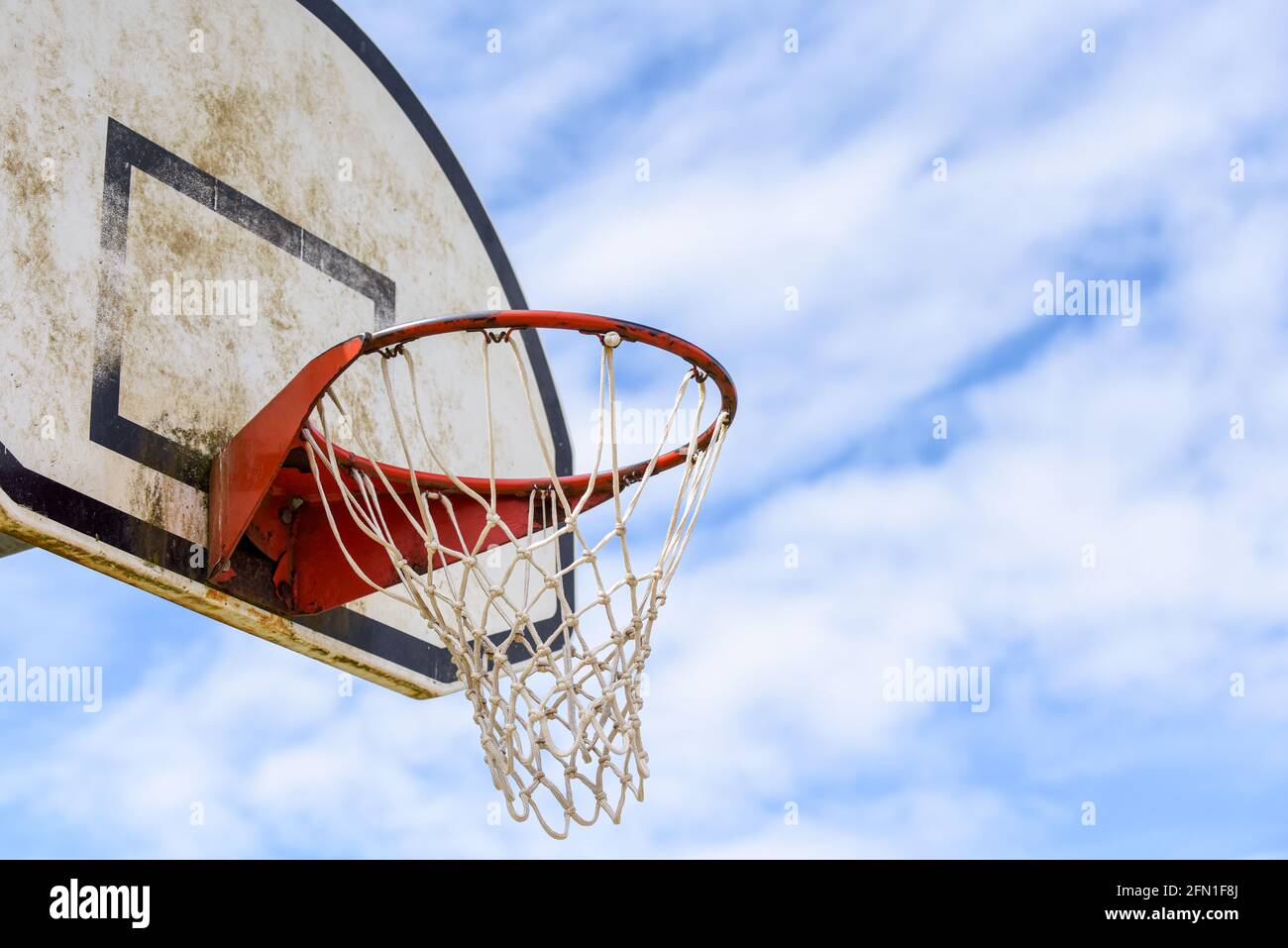 Old basketball hoop no net hi-res stock photography and images - Alamy