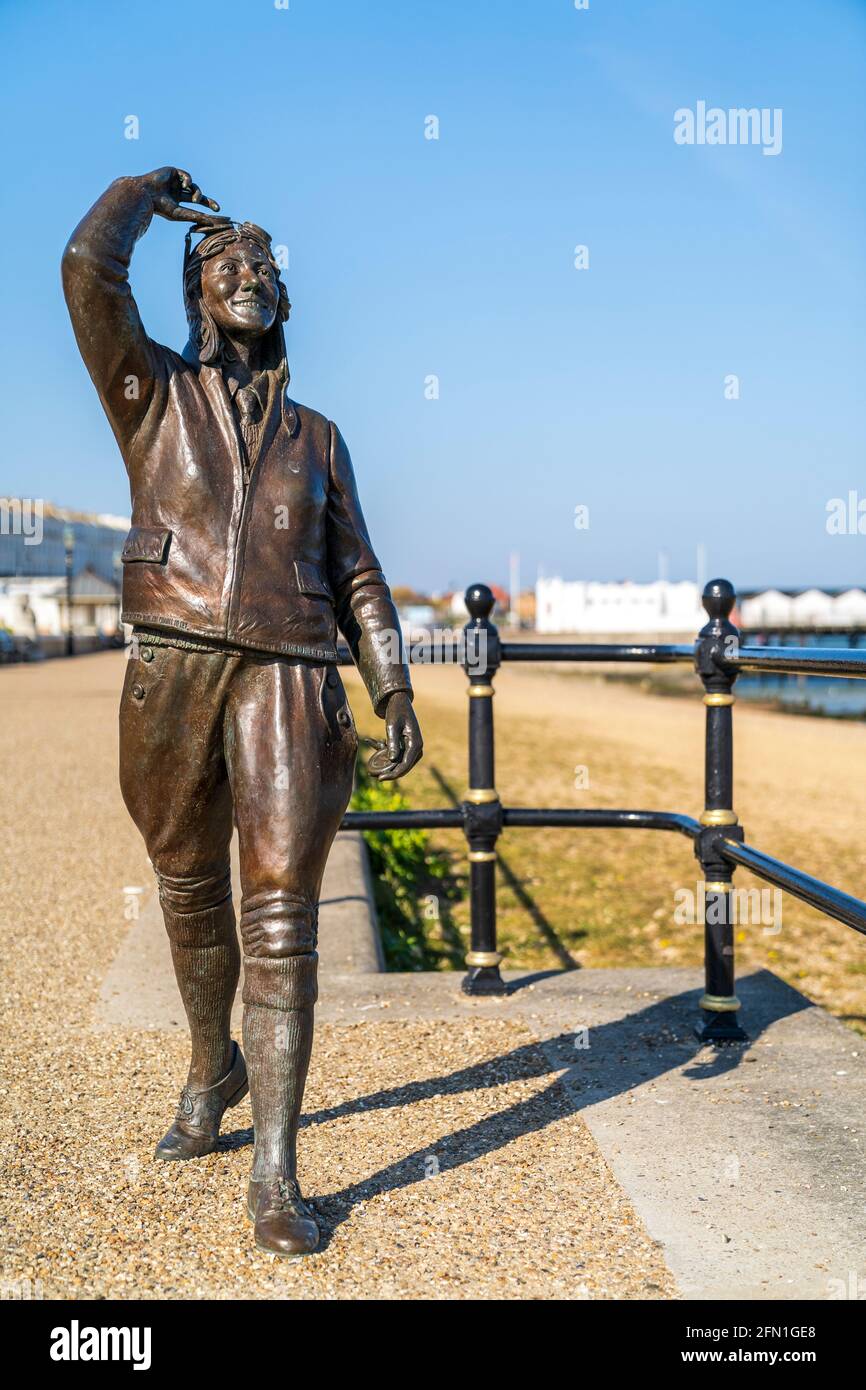 The Amy Johnson statue created by artist Stephen Melton on Herne Bay ...