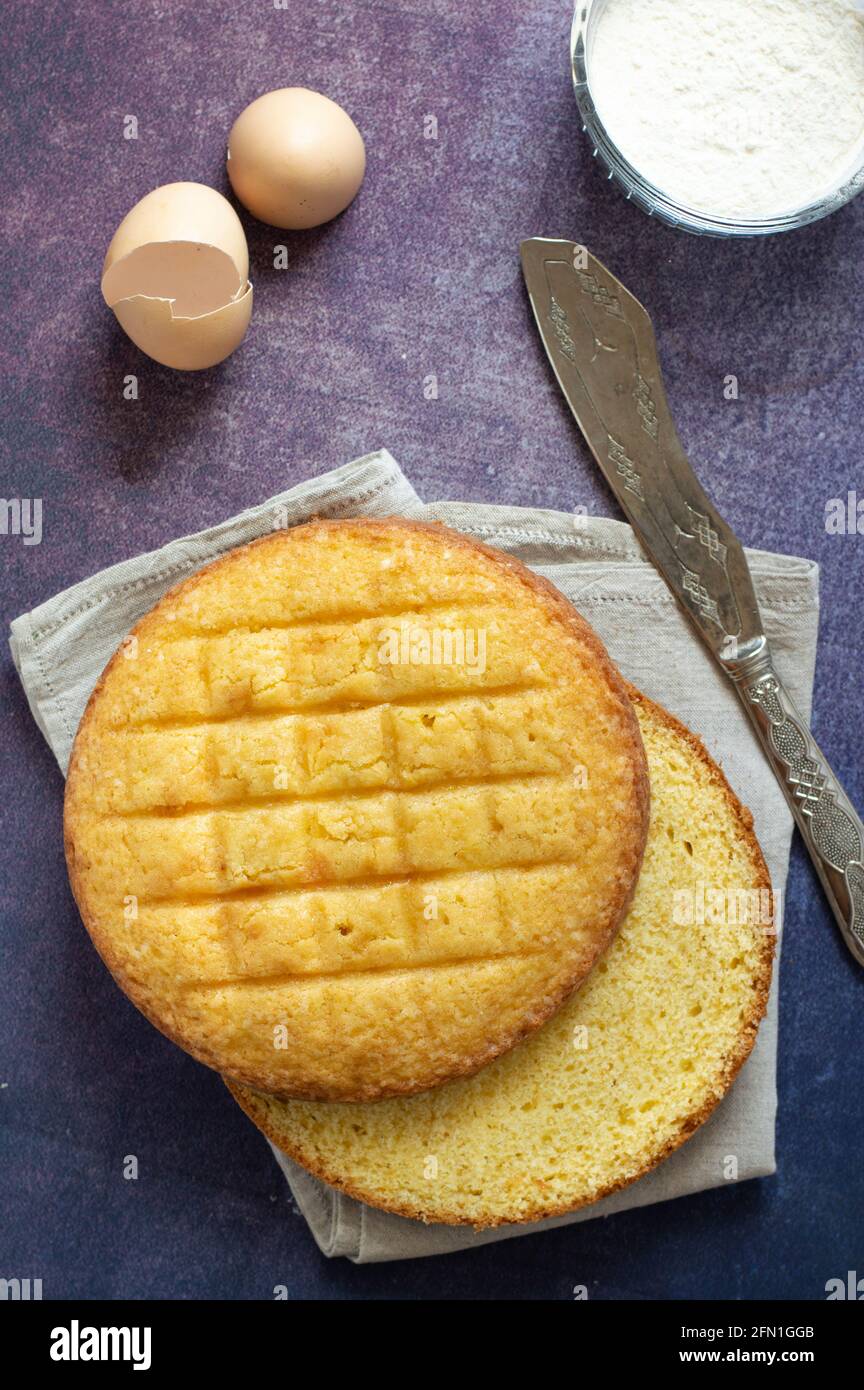 Sponge cake, famous english cak Stock Photo - Alamy