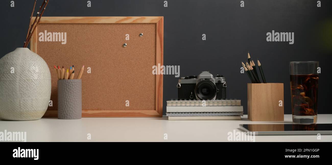 Study notice board hi-res stock photography and images - Alamy
