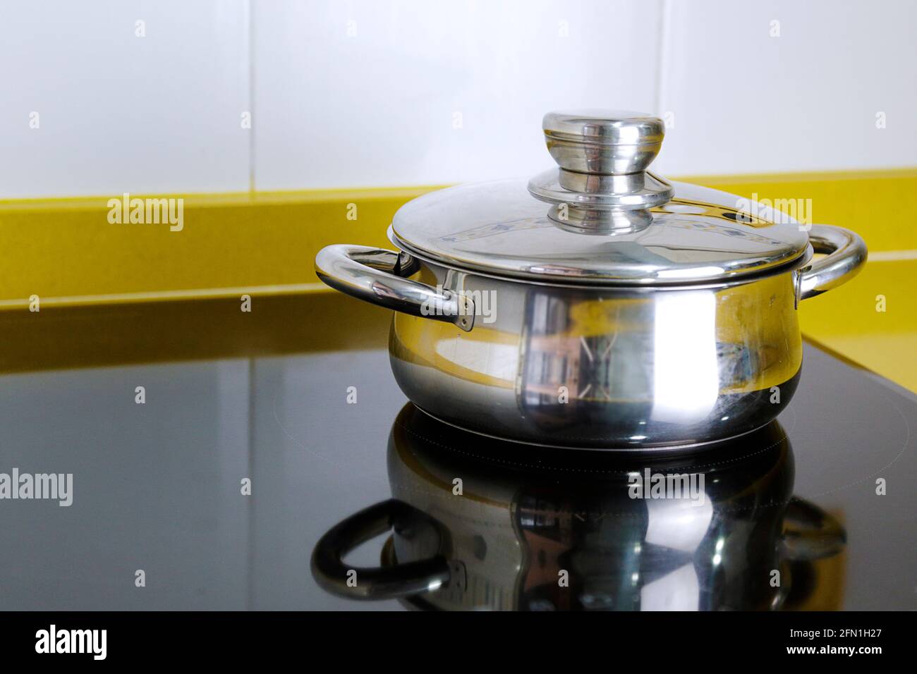 Induction panel hi-res stock photography and images - Alamy