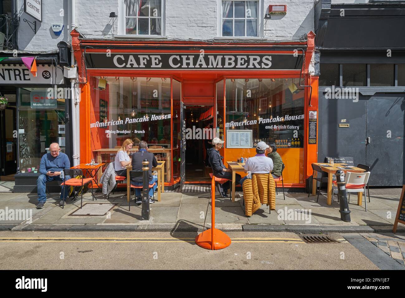 Cafe chambers in canterbury hi-res stock photography and images - Alamy