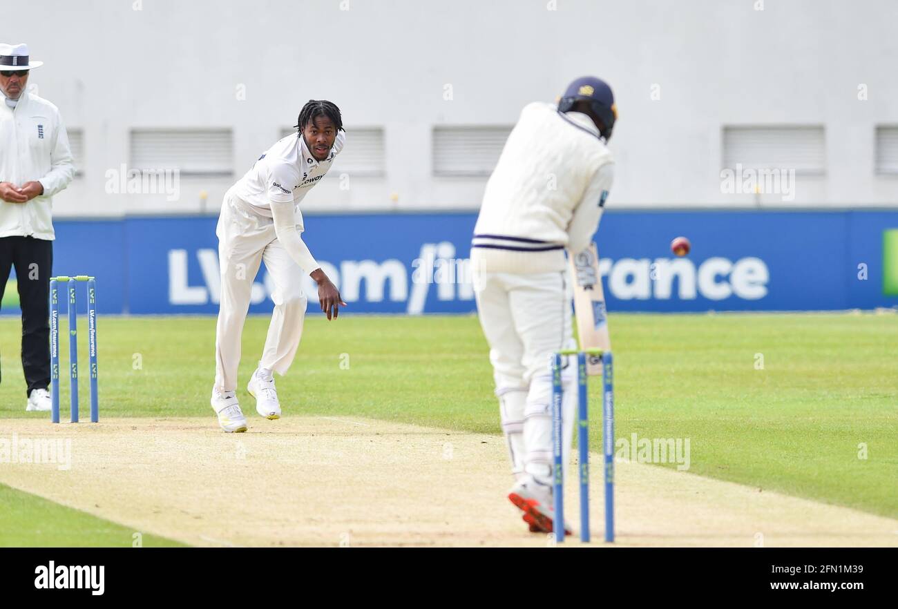 England and kent fast bowler hi-res stock photography and images - Alamy