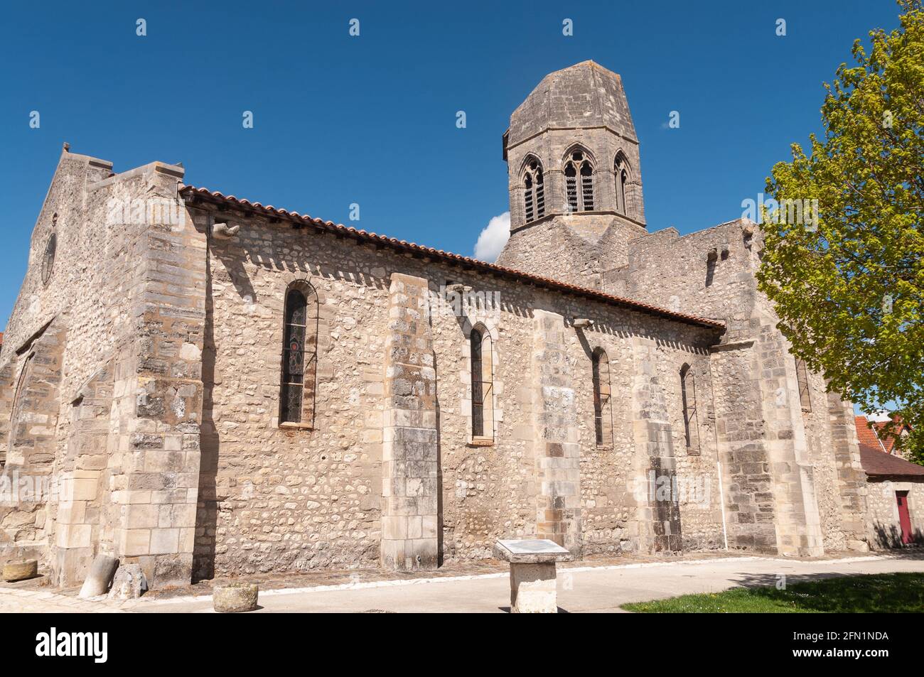 Broken church hi-res stock photography and images - Alamy