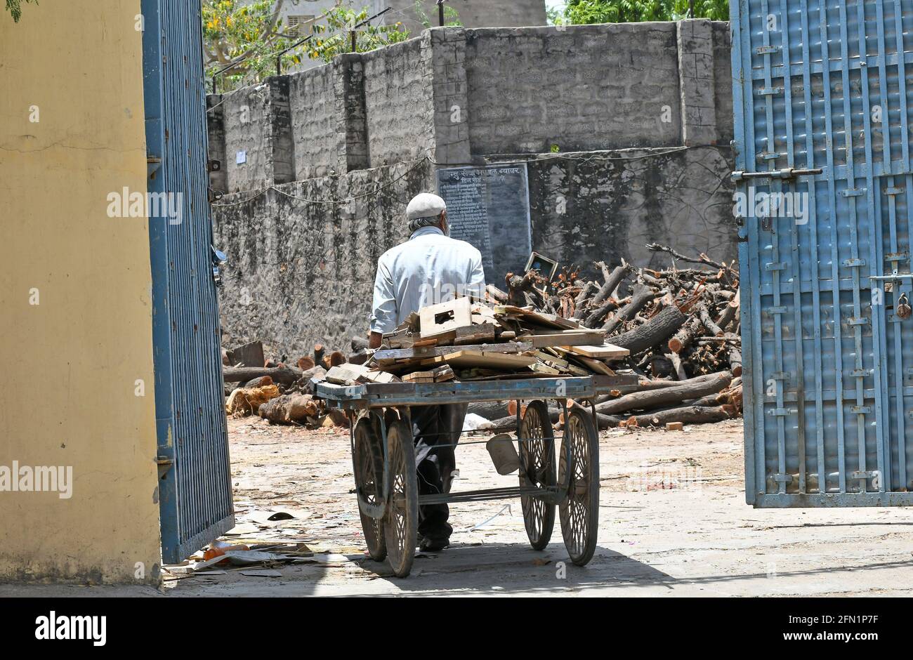 Crematorium worker hi-res stock photography and images - Alamy