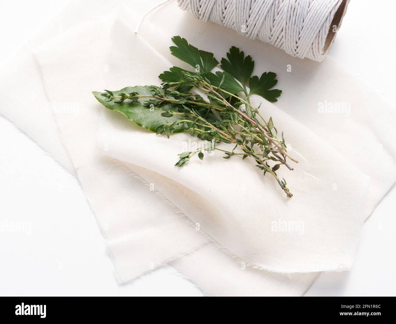 The traditional ingredients for a bouquet garni herb spice mix ...