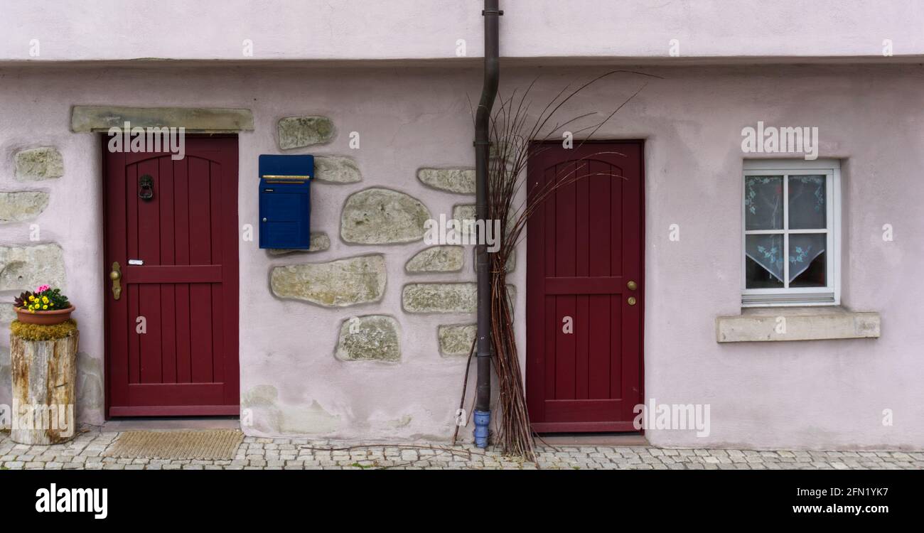 Pink colored house hi-res stock photography and images - Alamy
