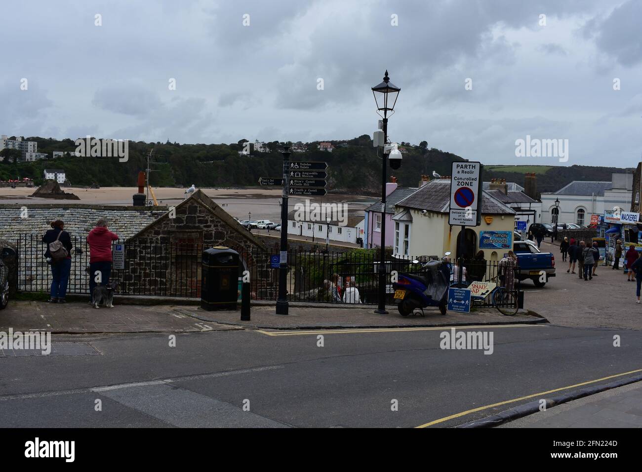 Tenby wales north beach historic hi-res stock photography and images ...