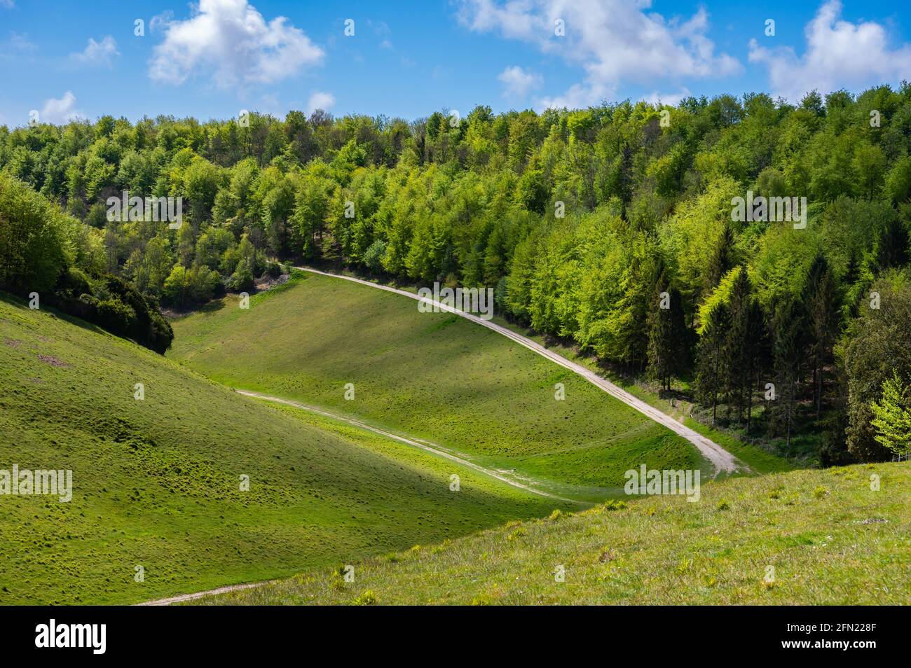 Hilly area hi-res stock photography and images - Alamy