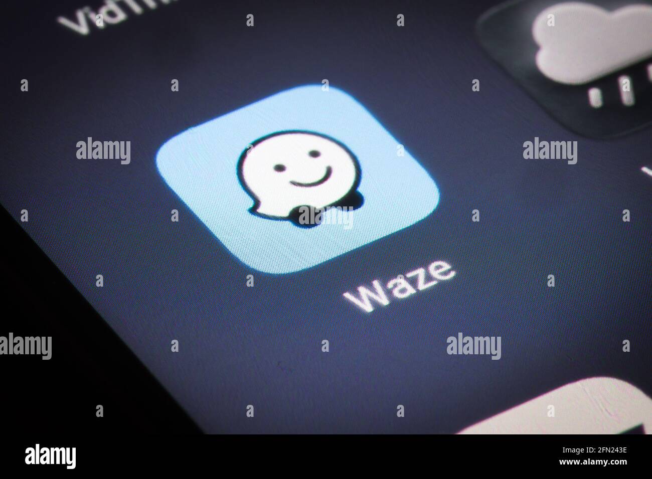 Waze logo hi-res stock photography and images - Alamy