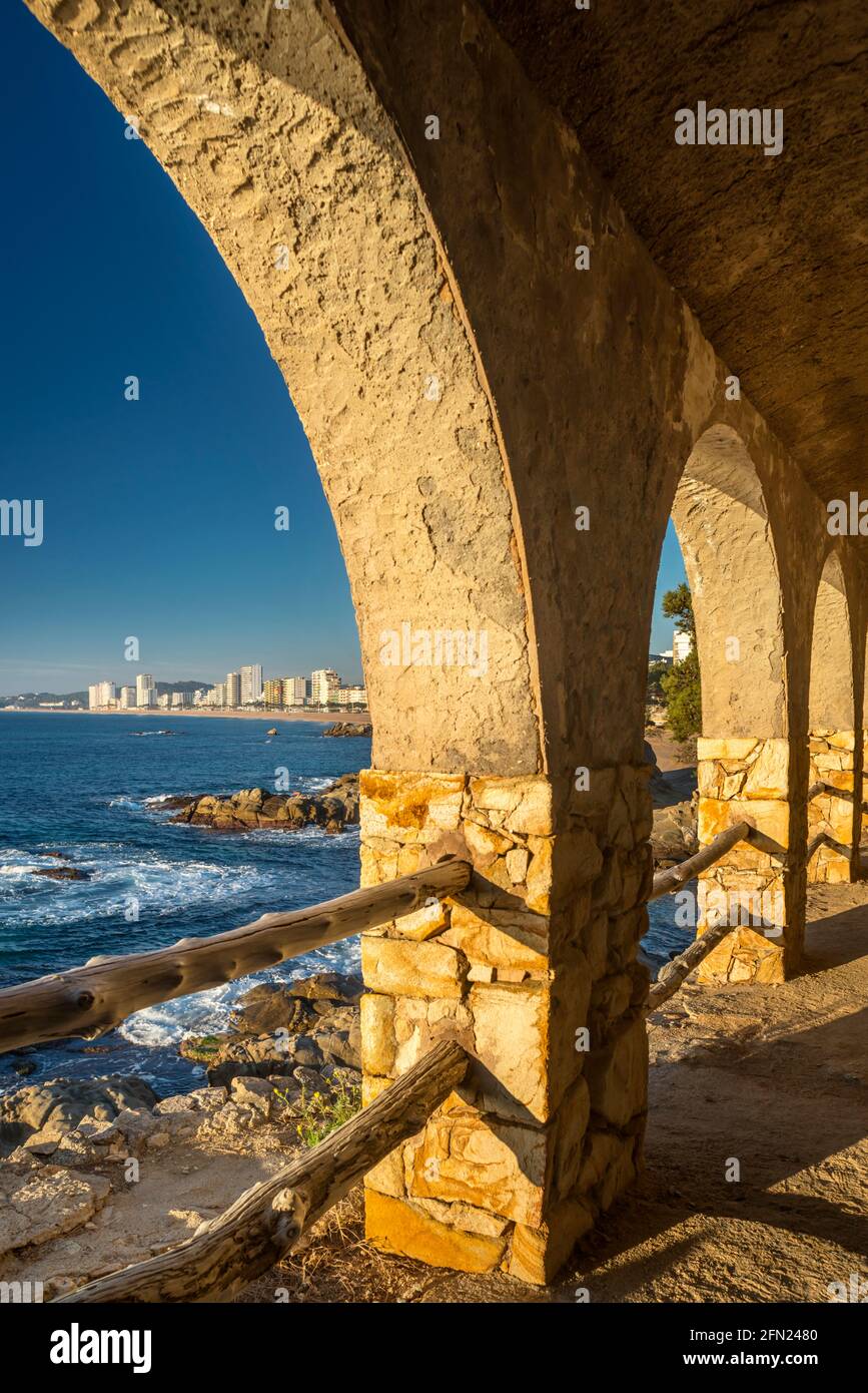 PORTICO FOOTPATH CAMI DE RONDA CALA ROVIRA PLATJA D’ARO COSTA BRAVA ...