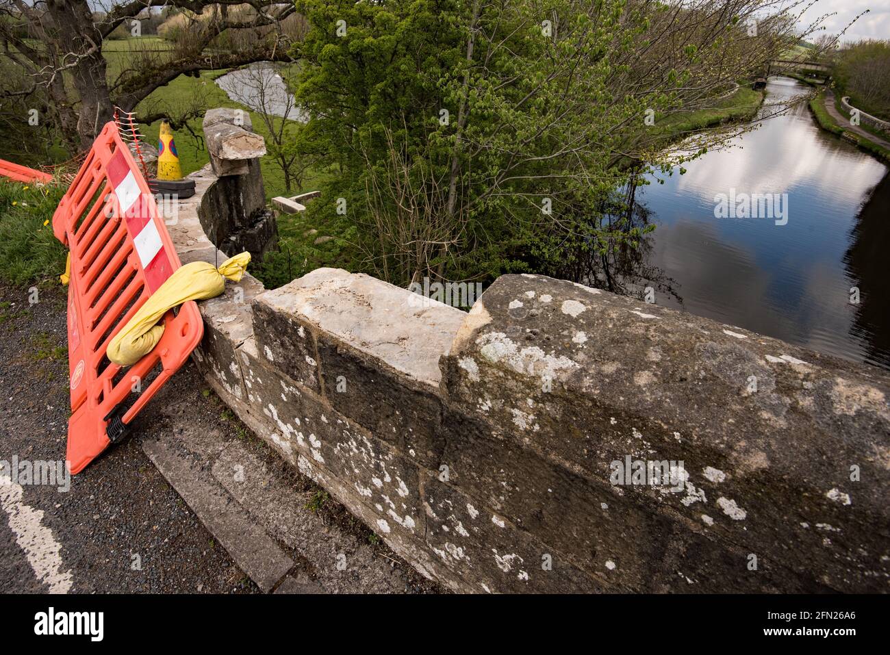 Canal bridge damage on Marton Rd Gargrave Stock Photo - Alamy