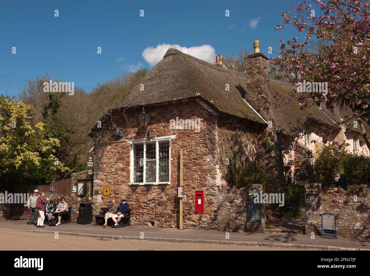 Thatched Cottages Cockington Village Devon Stock Photo - Alamy