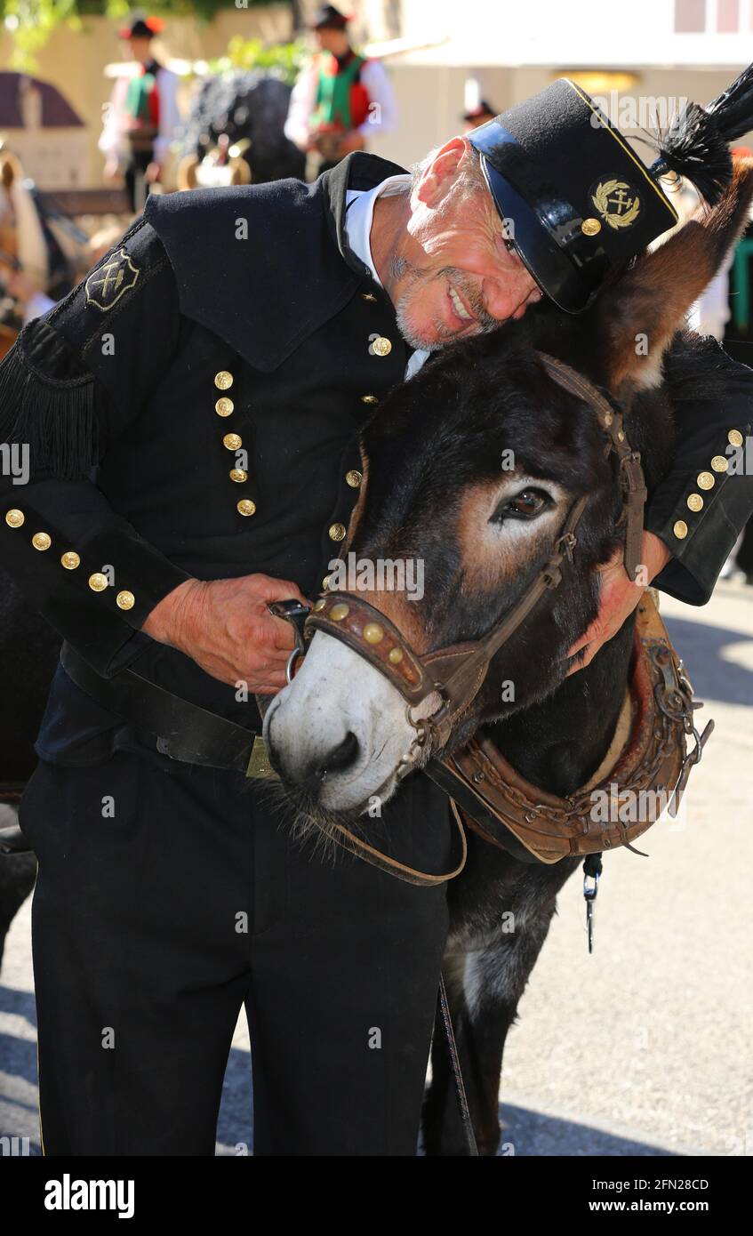 Mann mit esel hi-res stock photography and images - Alamy