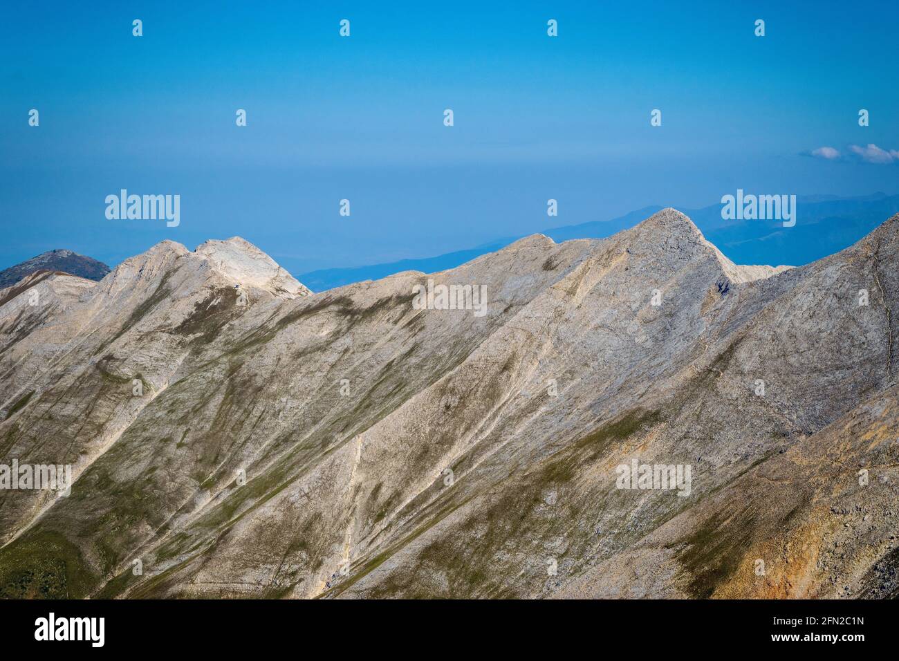 Path between Vihren hut and Vihren peak in Pirin national park, near Bansko, Bulgaria Stock ...