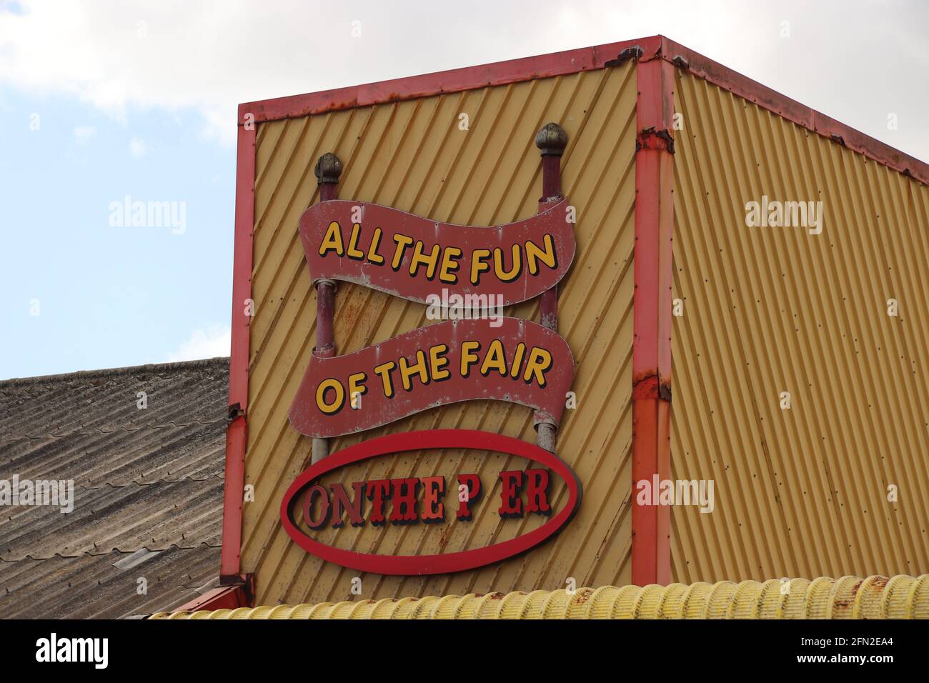 Fun fair sign hi-res stock photography and images - Alamy