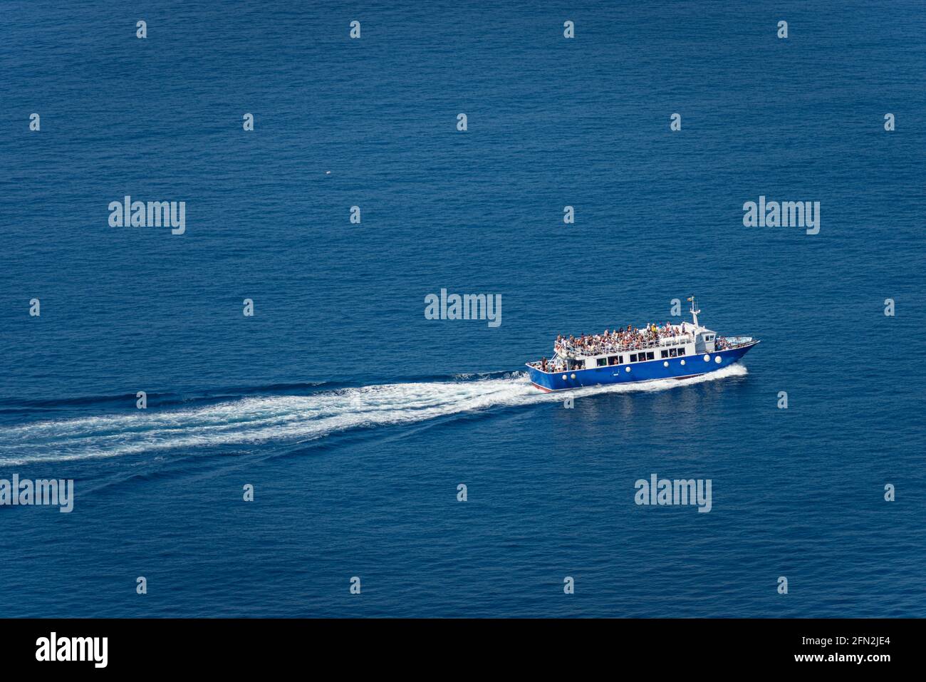 Cinque terre ferry boat hi-res stock photography and images - Alamy