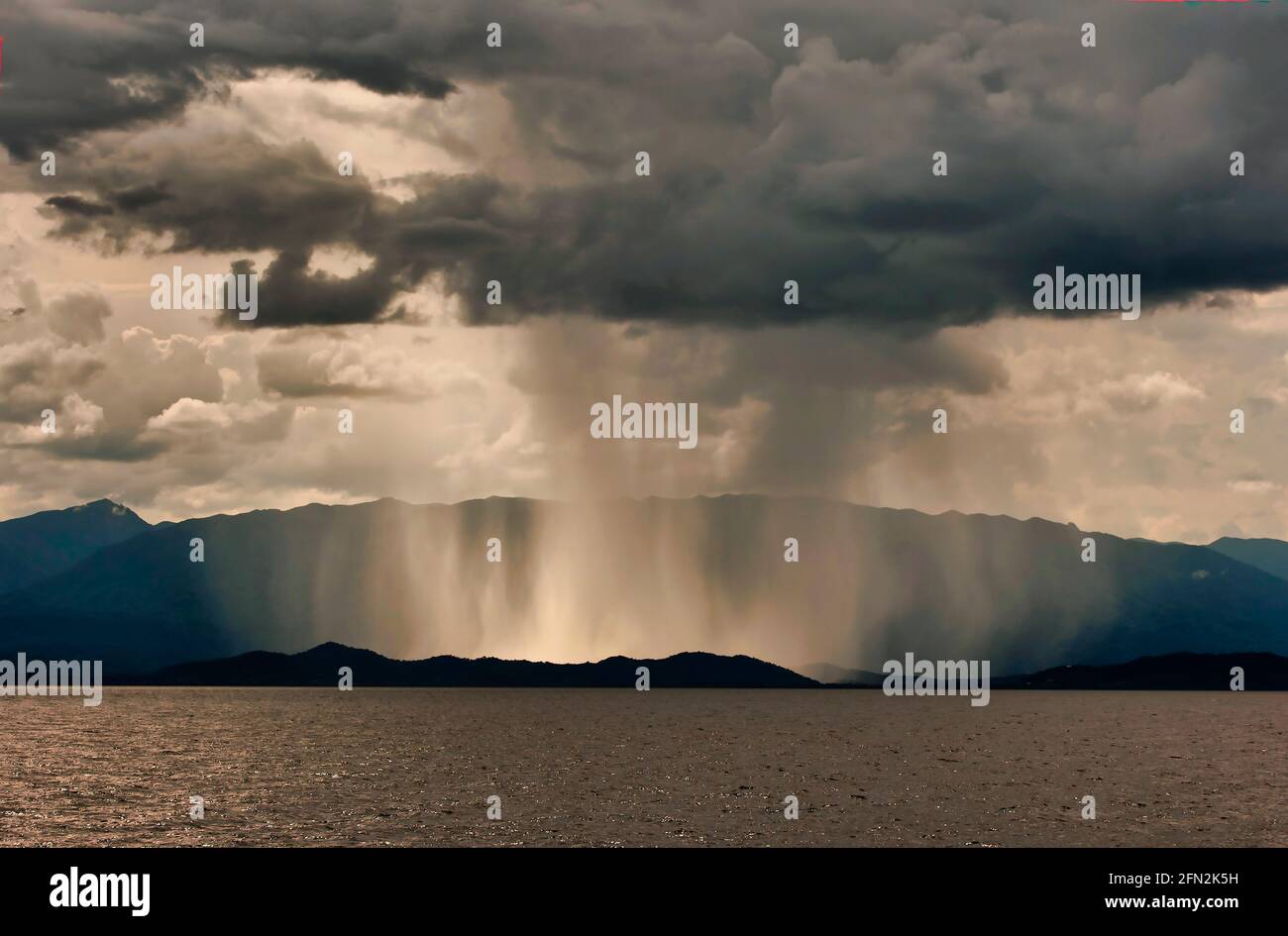 Cloud burst queensland hi-res stock photography and images - Alamy