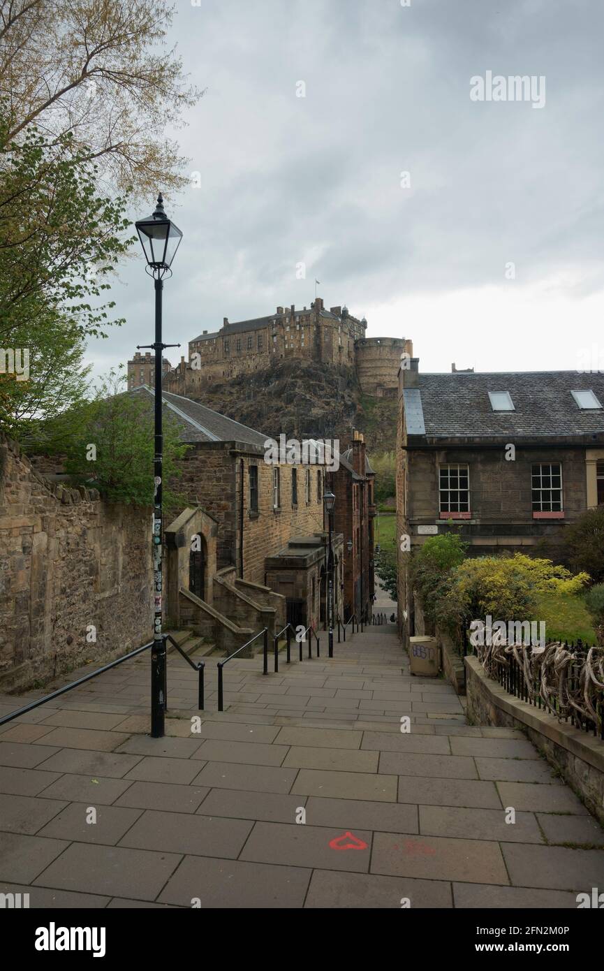 Edinburgh castle seen from the Vennel steps Stock Photo - Alamy