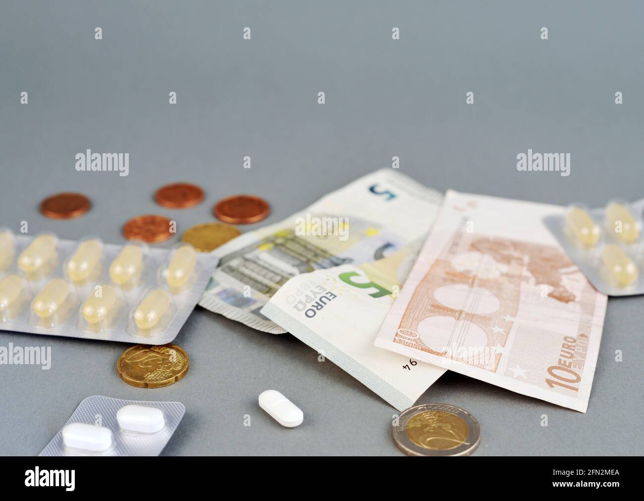 Euro coin pill bottle hi-res stock photography and images - Alamy