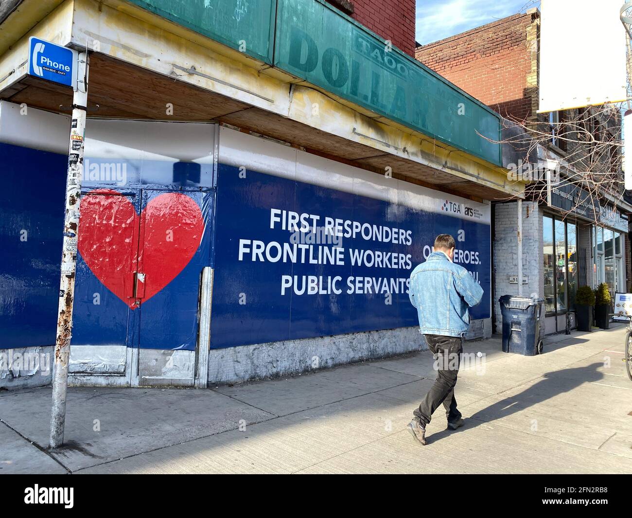 SIGN ON BUILDING SUPPORTING FRONT LINE WORKERS DURING COVID-19 PANDEMIC ...