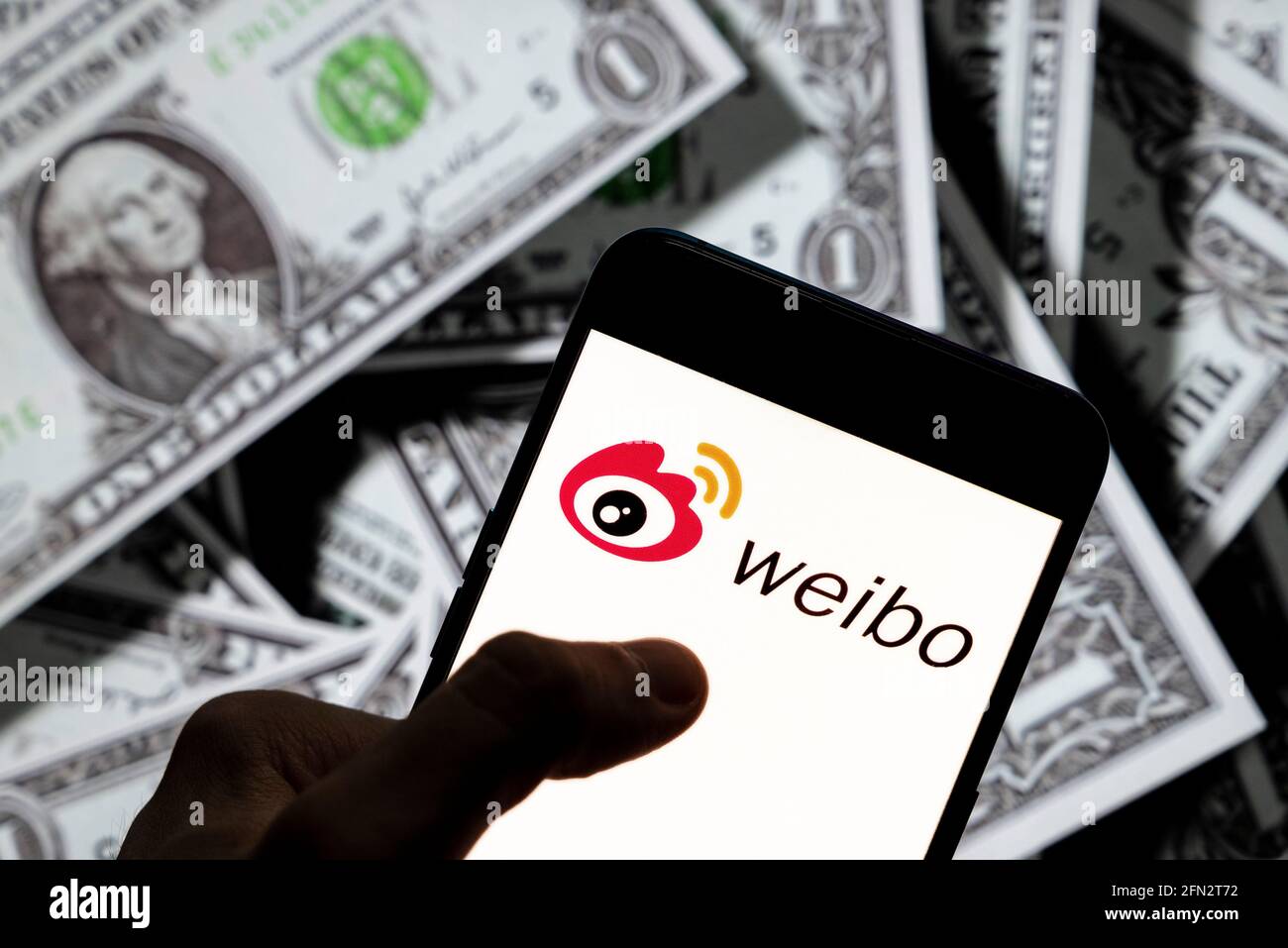 Weibo smartphone hi-res stock photography and images - Alamy