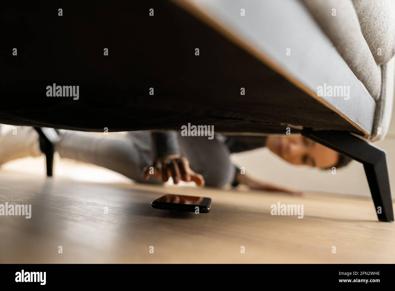 Mobile phone lost floor hi-res stock photography and images - Alamy