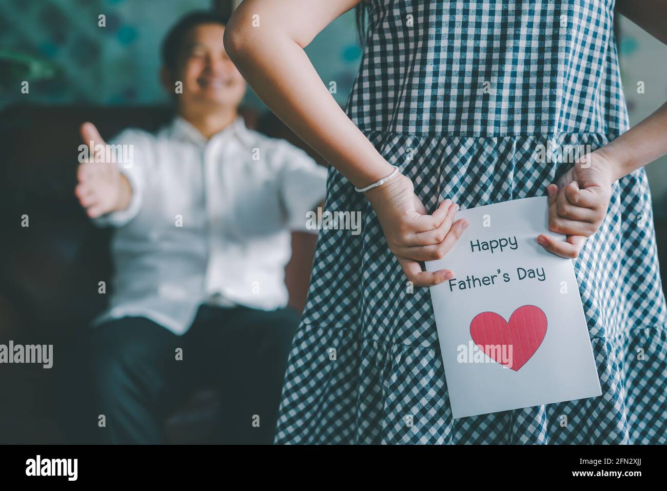 Hiding daddy hi-res stock photography and images - Alamy