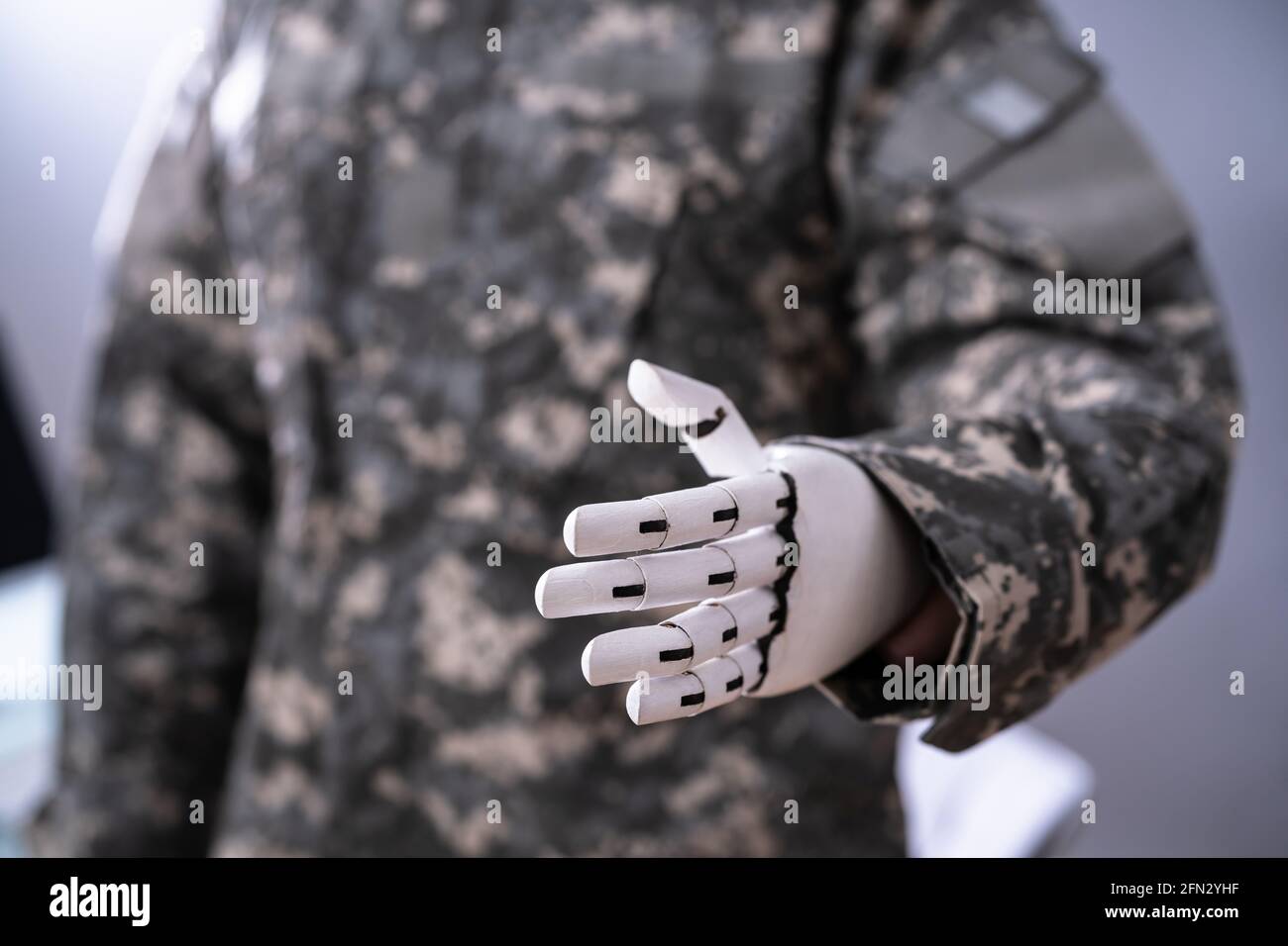 Soldier Artificial Prosthetic Limb Hand. War Veteran Stock Photo - Alamy