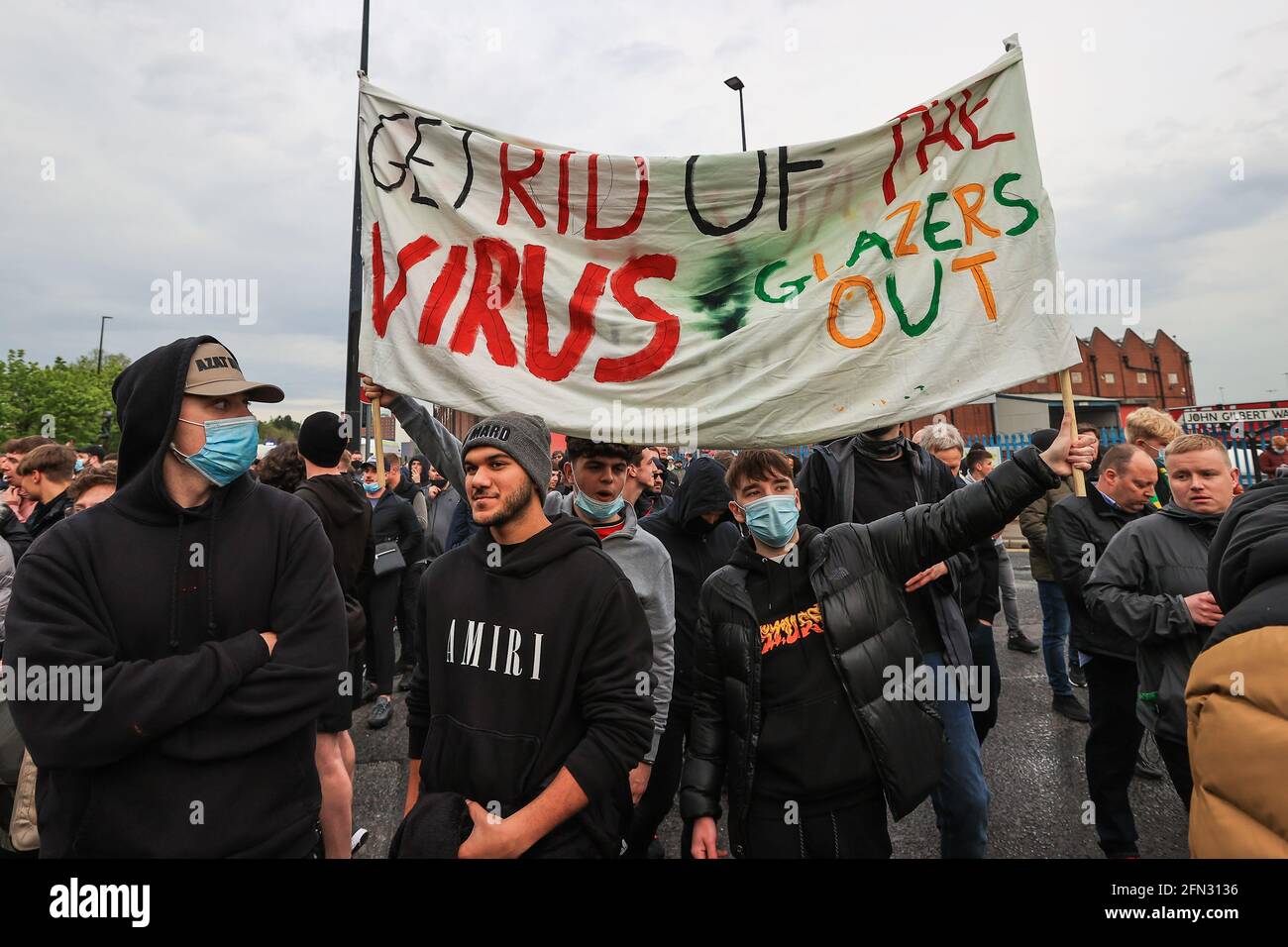 fan protest outside Old Trafford Stock Photo - Alamy