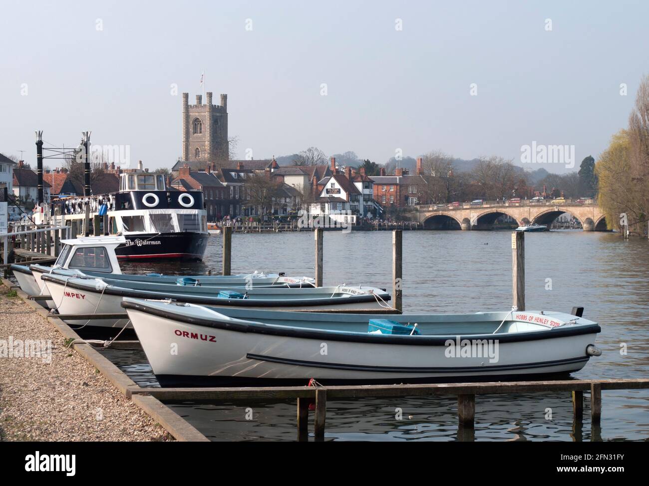 Thames launch hi-res stock photography and images - Alamy