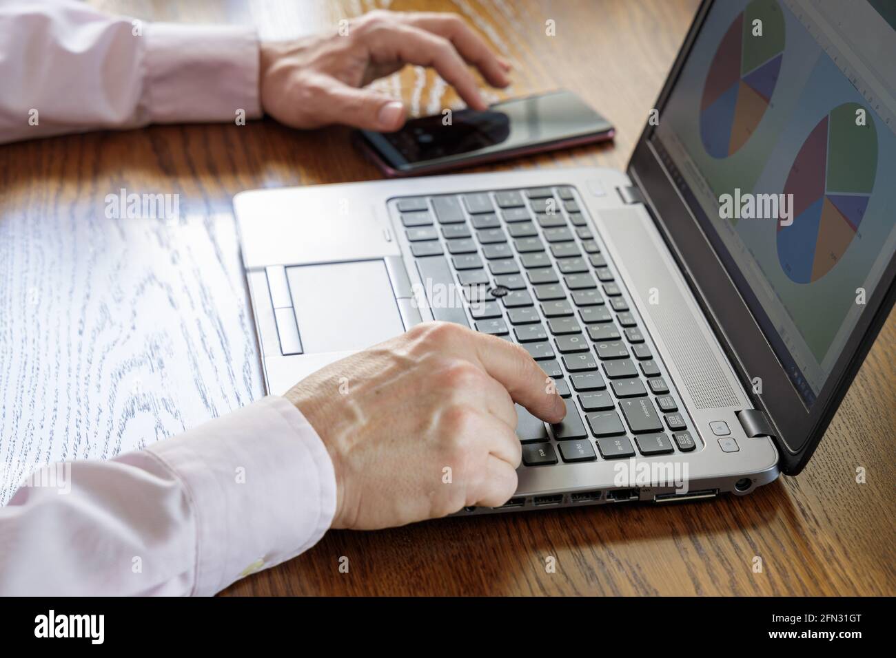 Work working from home worker hi-res stock photography and images - Alamy