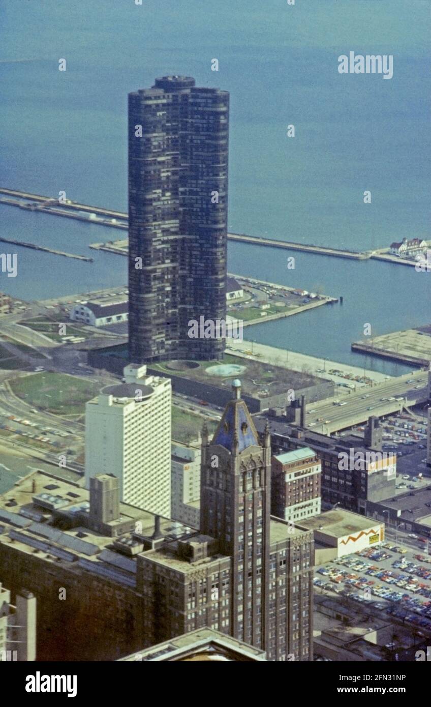 Downtown chicago 1970s hi-res stock photography and images - Alamy