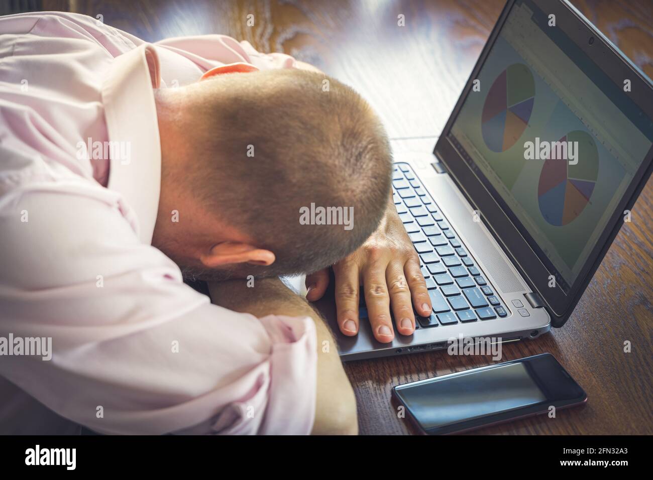 Office nap hi-res stock photography and images - Alamy