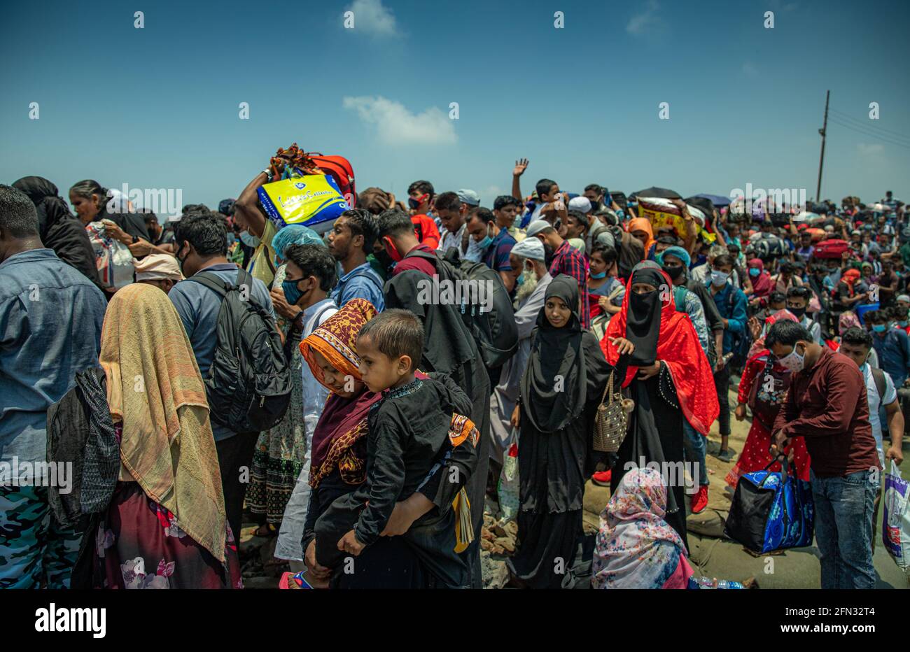 Eid journey in bangladesh Stock Photo - Alamy