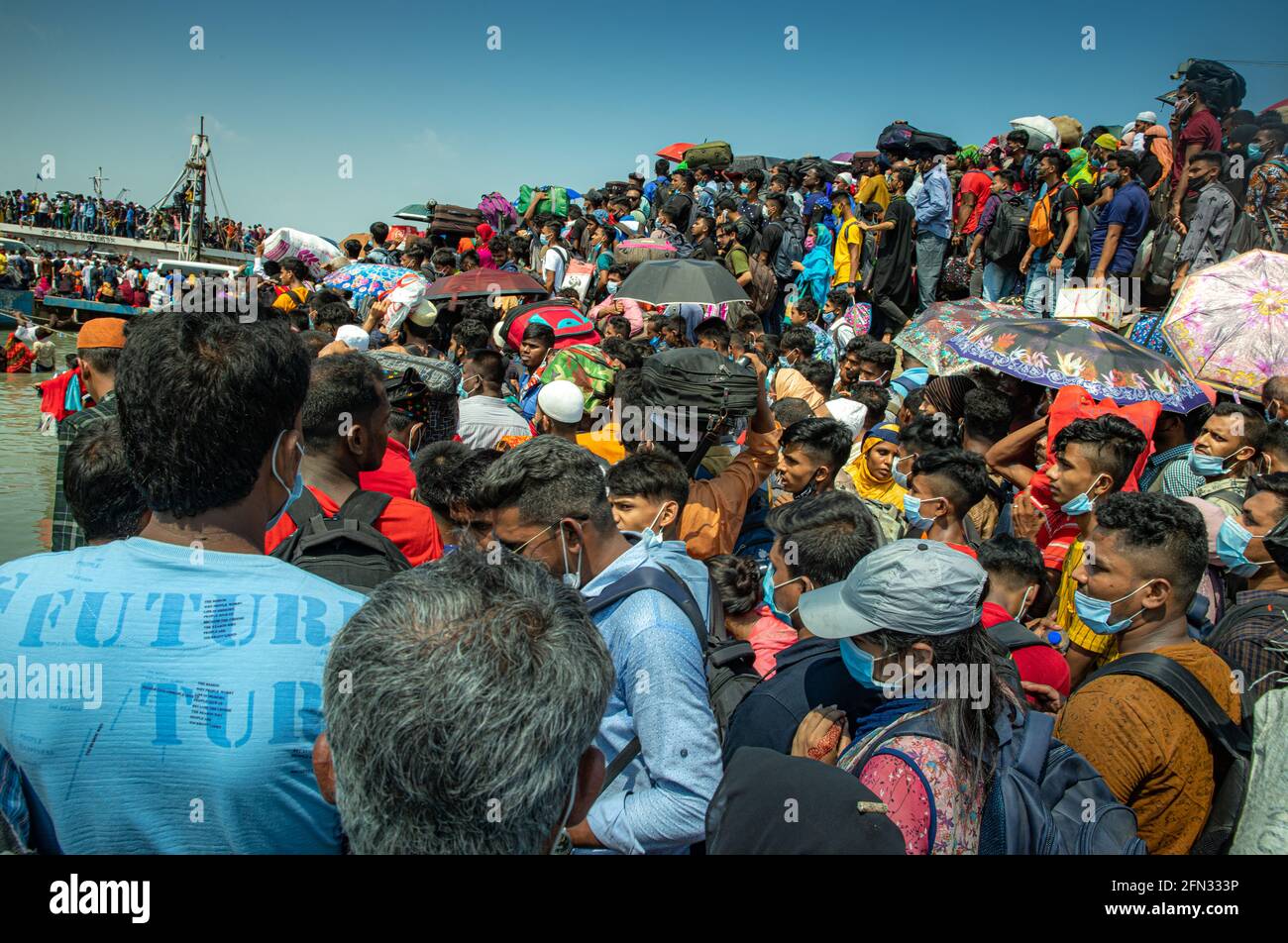 Eid journey in bangladesh Stock Photo - Alamy