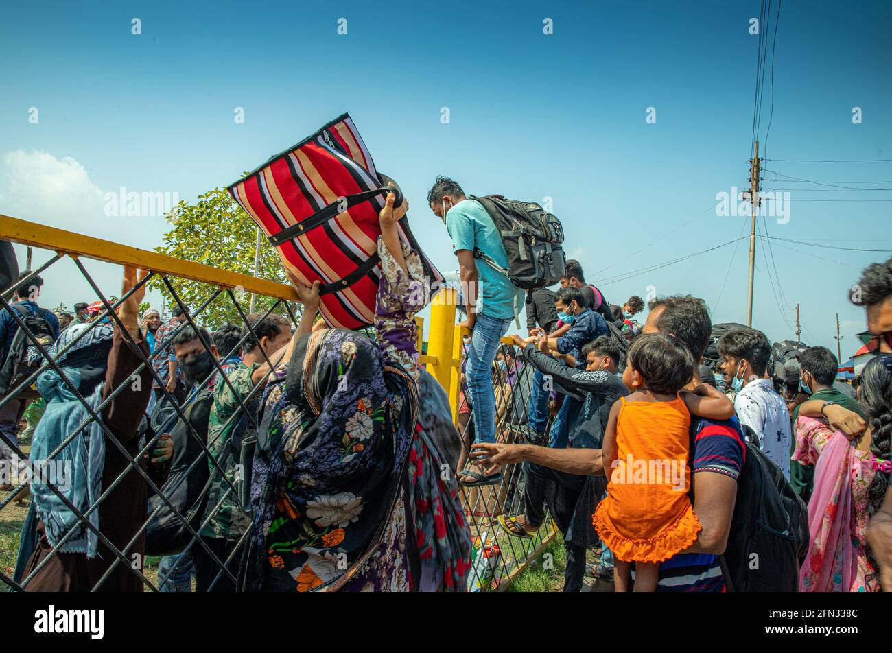 Eid journey in bangladesh Stock Photo - Alamy