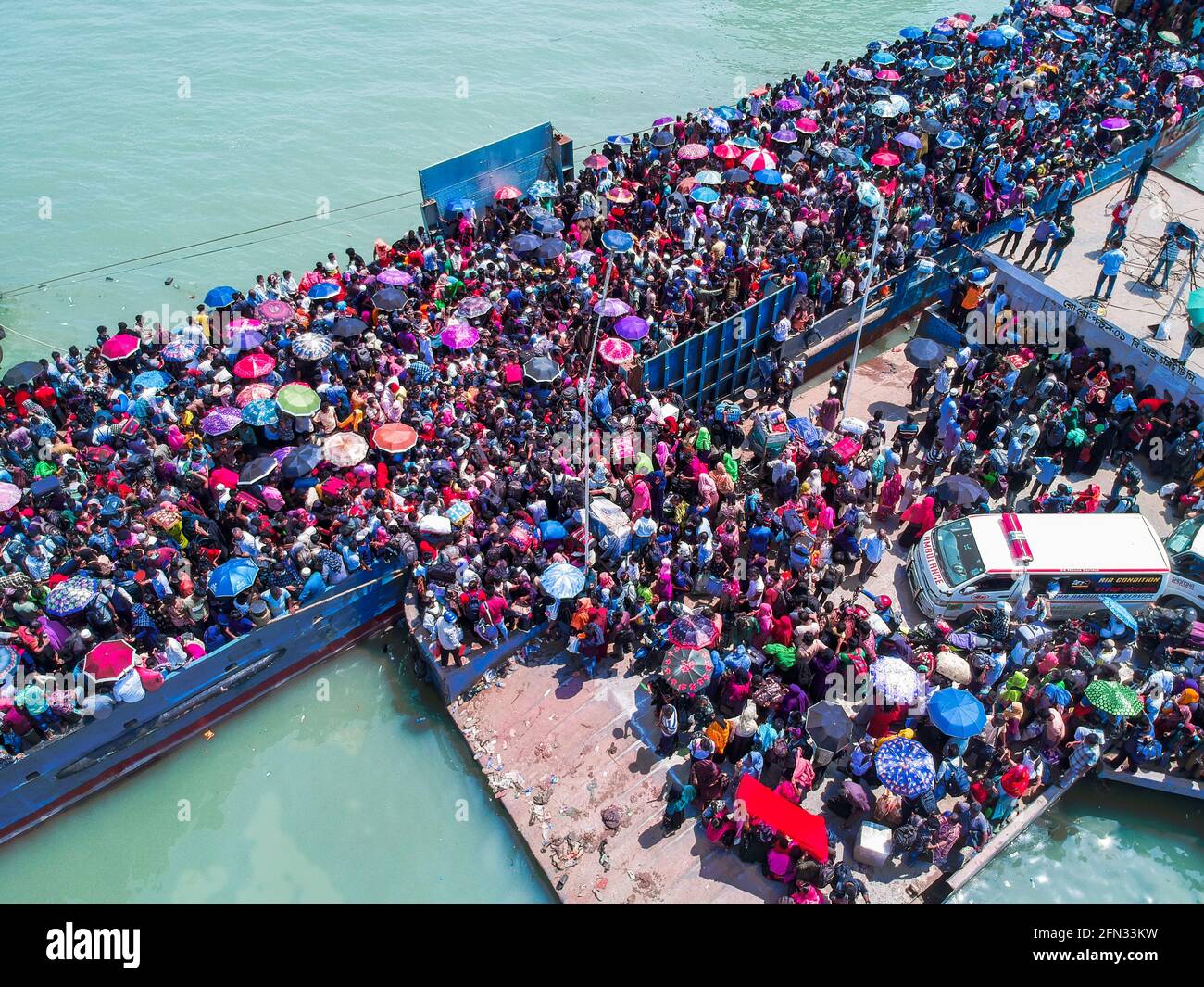 Eid journey in bangladesh Stock Photo - Alamy