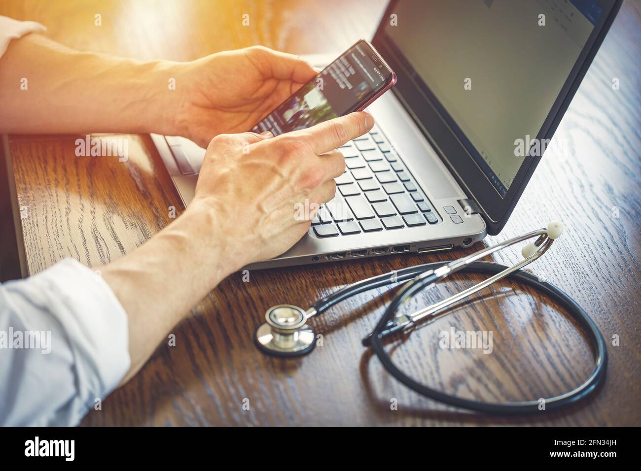 Telemedicine, doctor giving remote advice and diagnose Stock Photo - Alamy