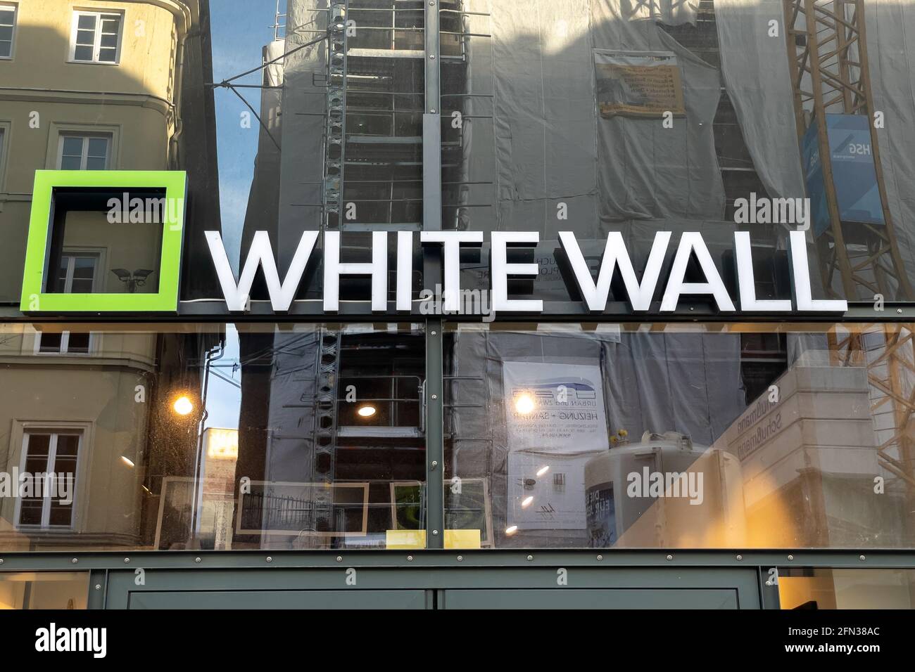 Whitewall hi-res stock photography and images - Alamy