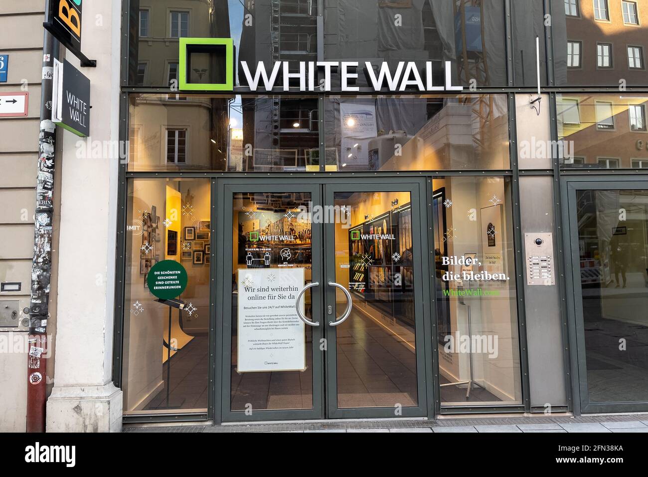 Whitewall hi-res stock photography and images - Alamy