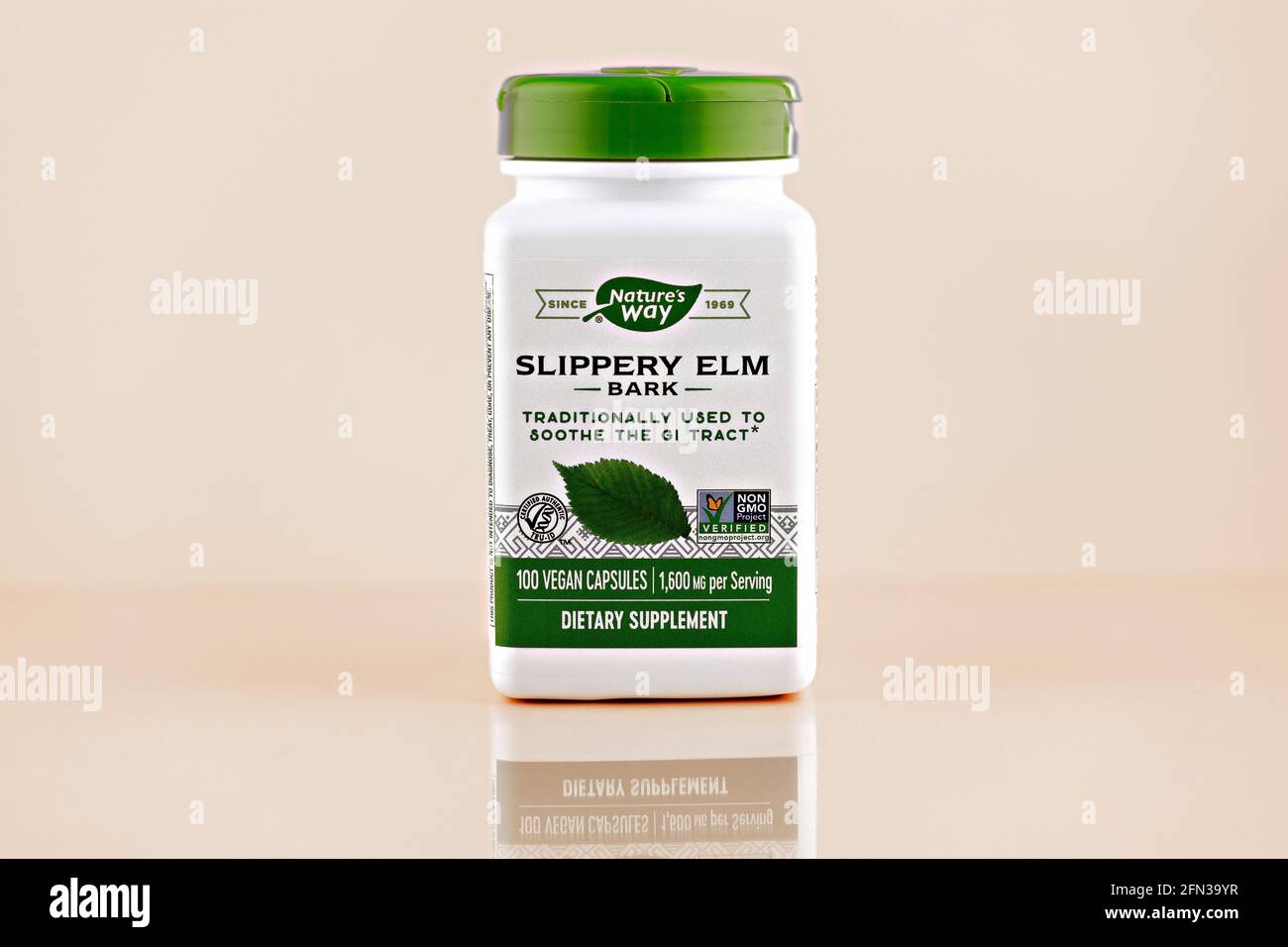 Slippery elm hi-res stock photography and images - Alamy