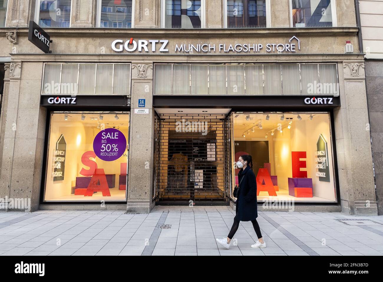 Goertz shoe store sign in Munich Stock Photo - Alamy