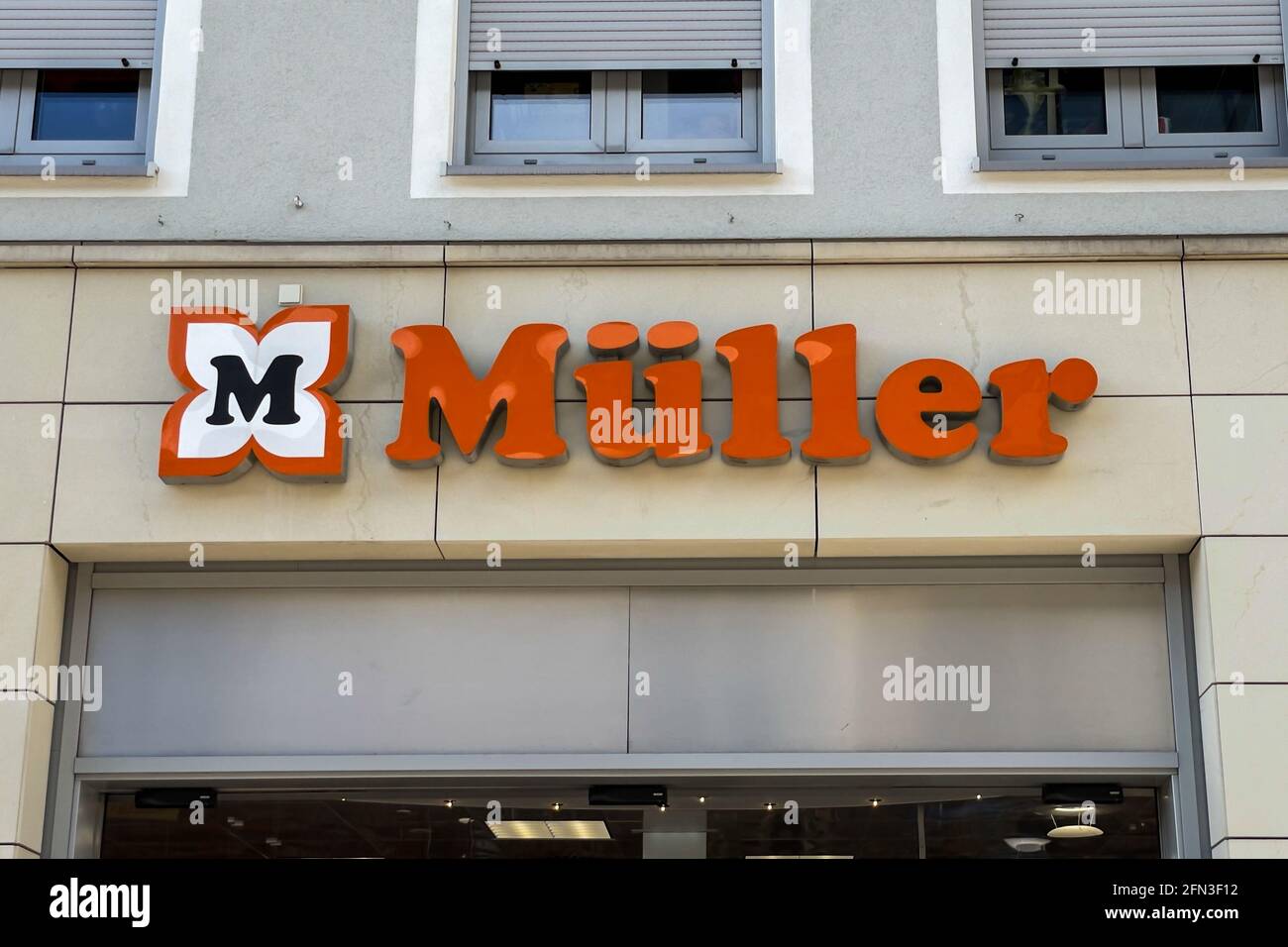 Mueller store in Fulda town center Stock Photo - Alamy