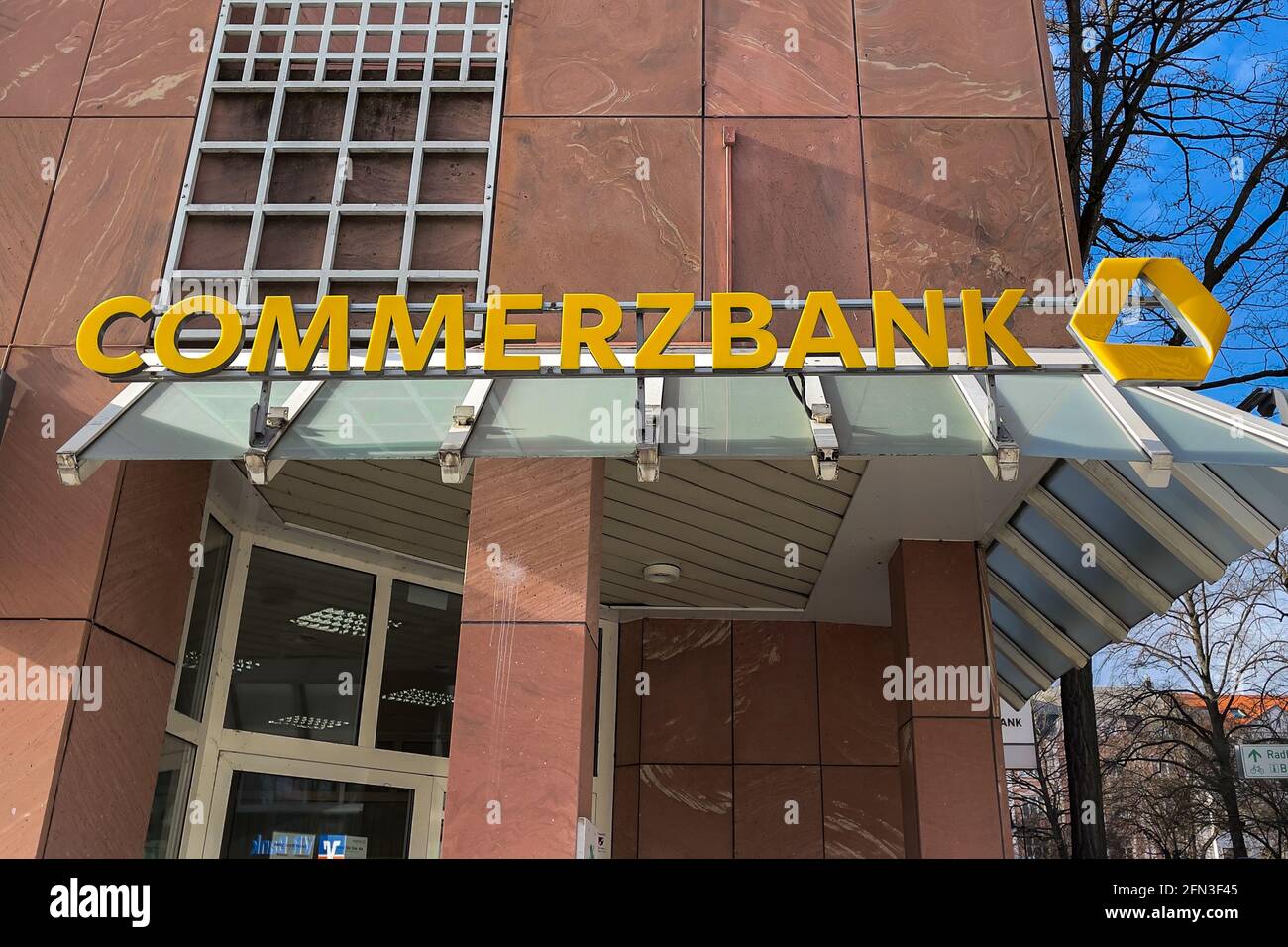 German bank branch hi-res stock photography and images - Alamy