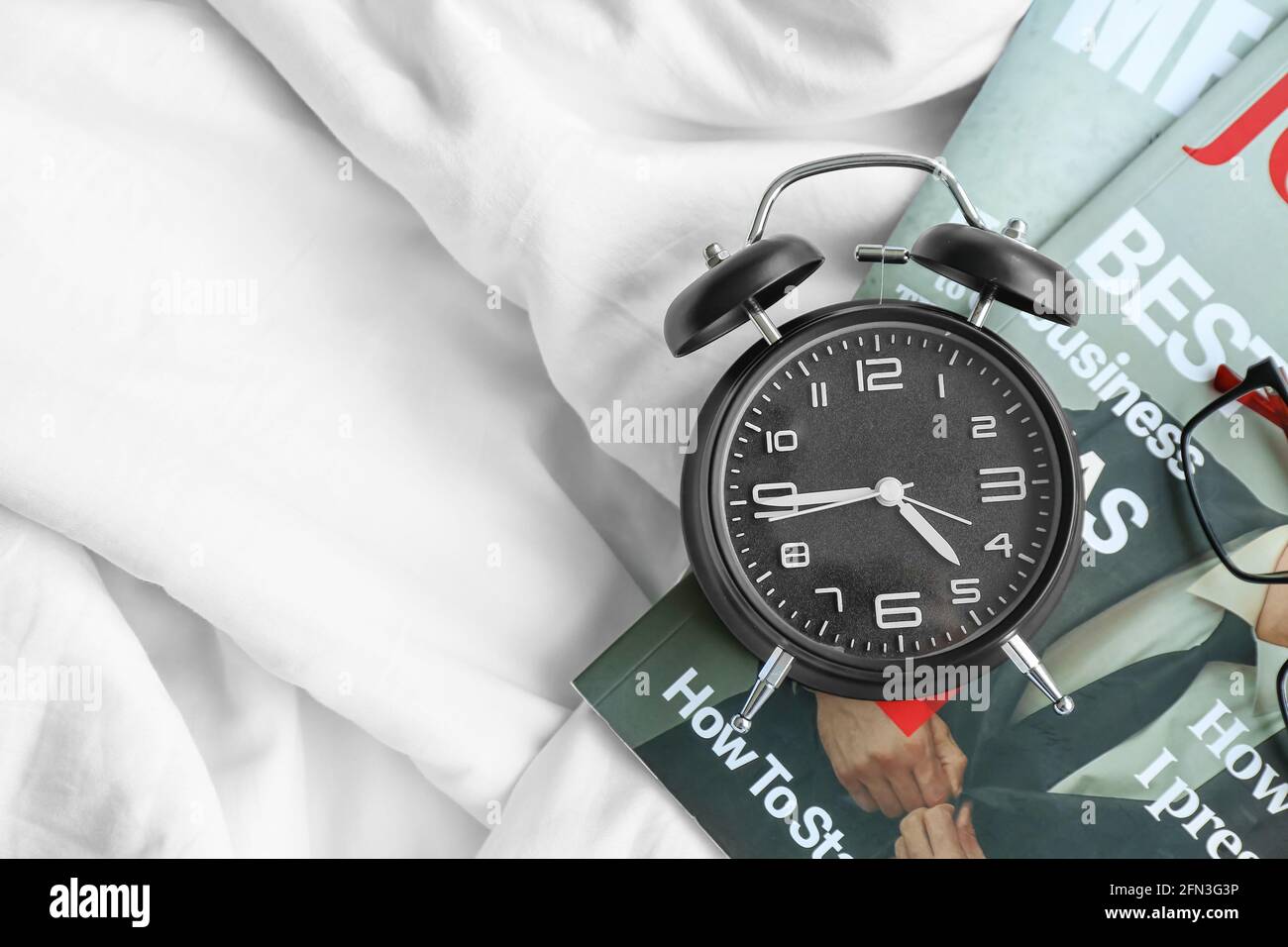 Signal magazines hi-res stock photography and images - Alamy